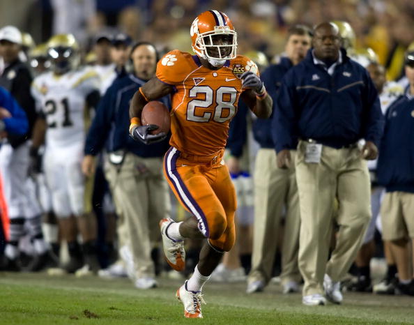 2010 NFL Mock Draft 1st Round: Suh or Clausen?