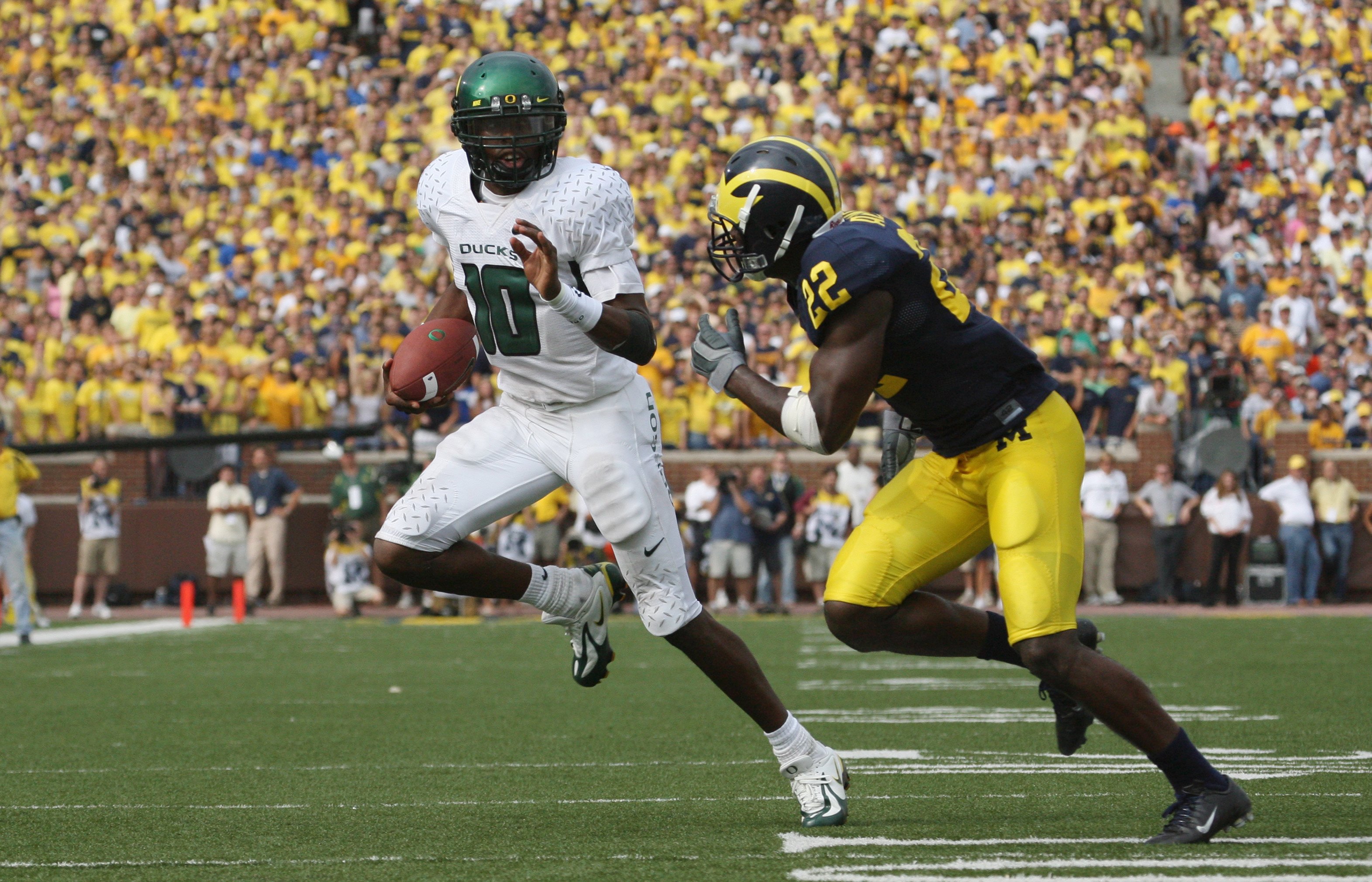 Top 25 Best College Football Games of 2010 in Non-Conference