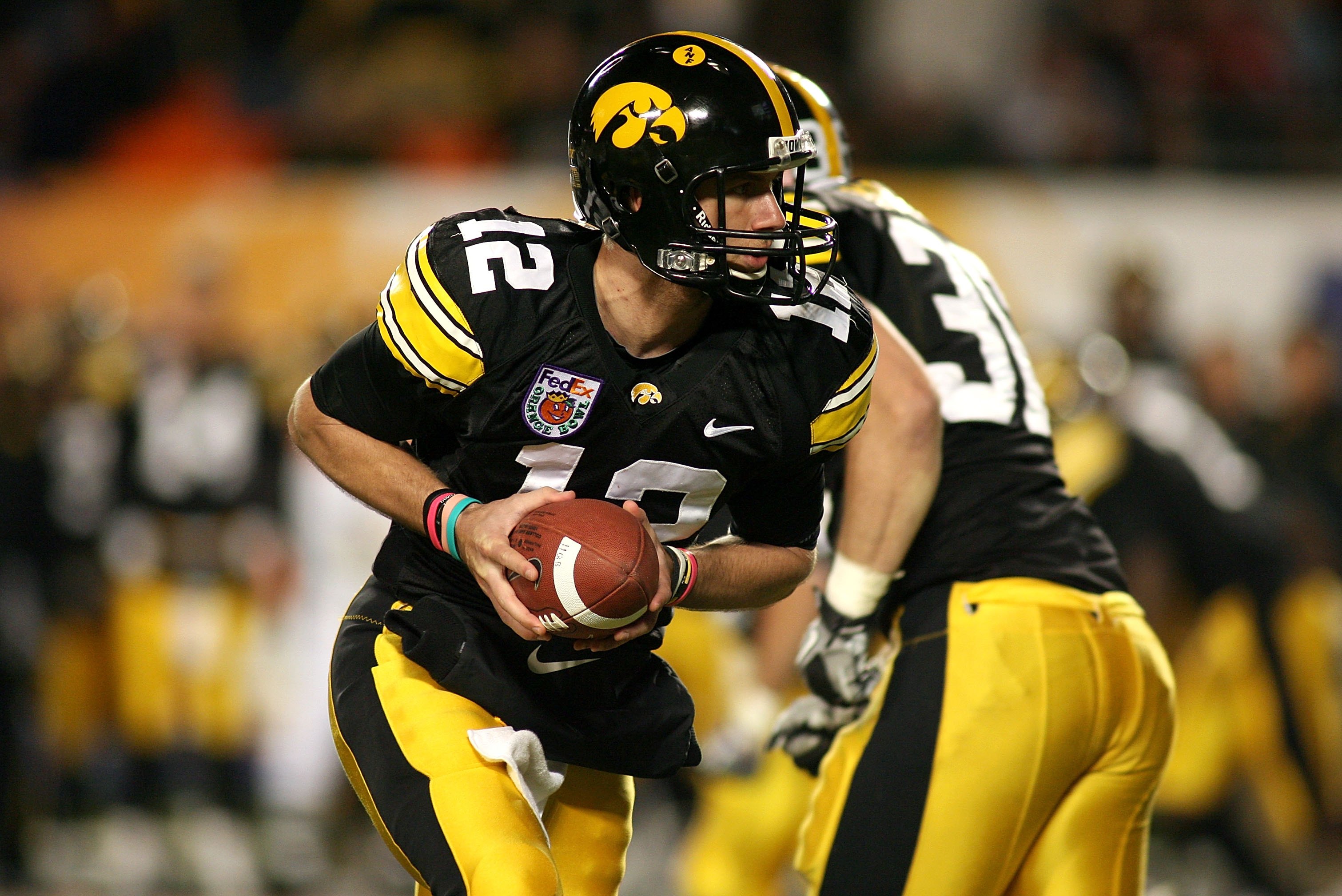 USA Today College Football Rankings 2010: Top 25 Team Breakdowns