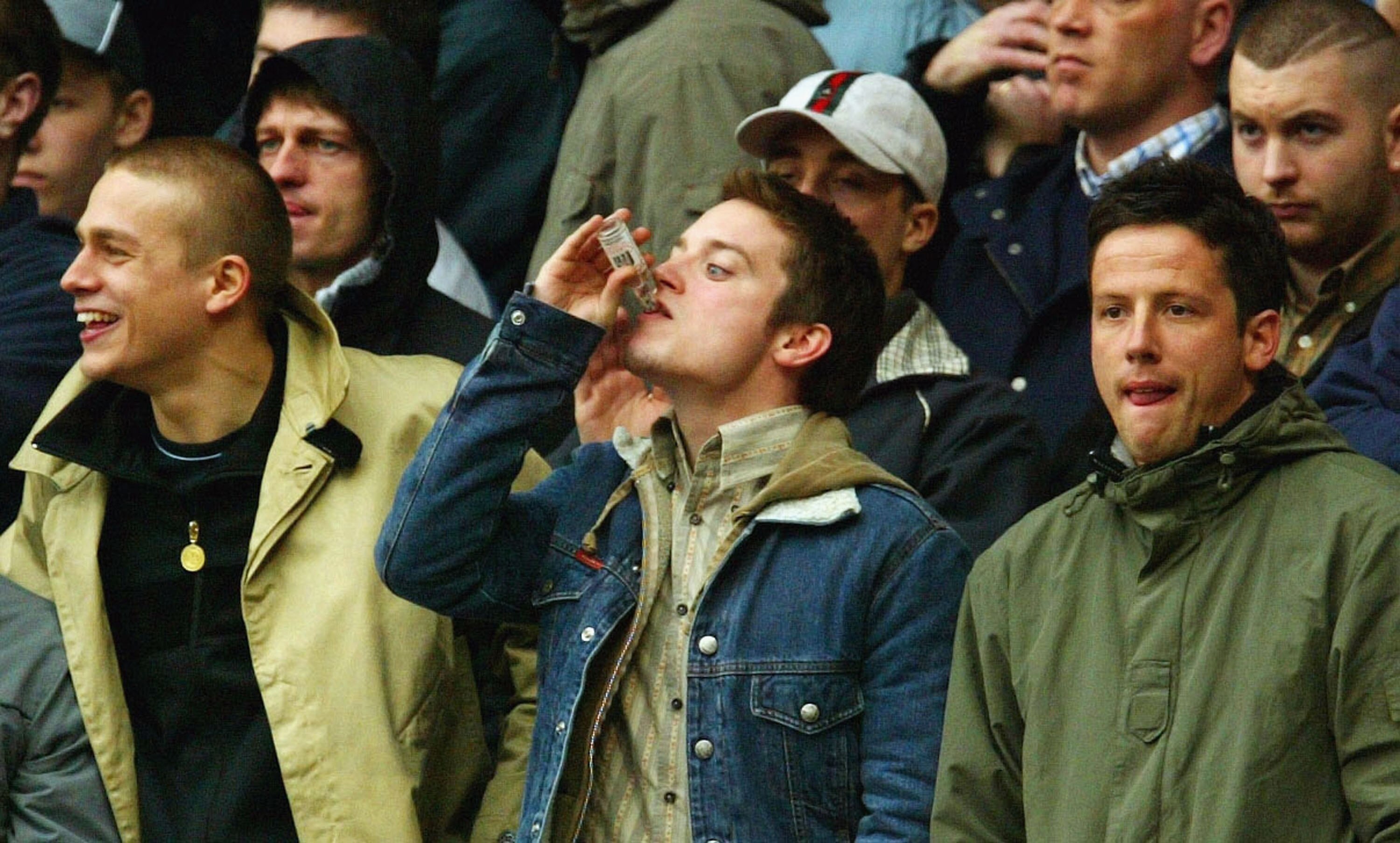 Top 10 Coolest Celebrity Sports Fans