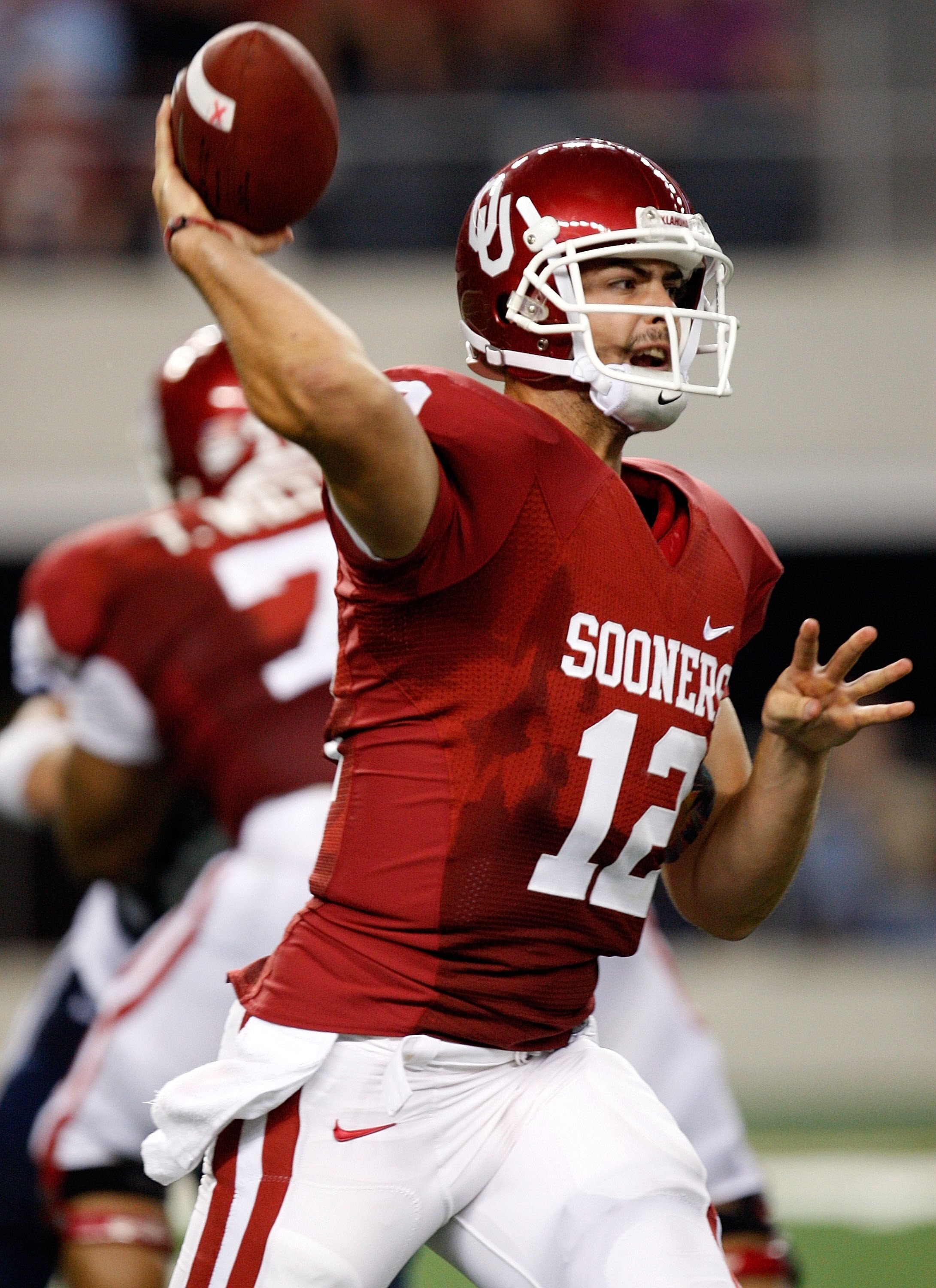 10-Step Drop: Why Oklahoma's Landry Jones Will be Successful in 2010