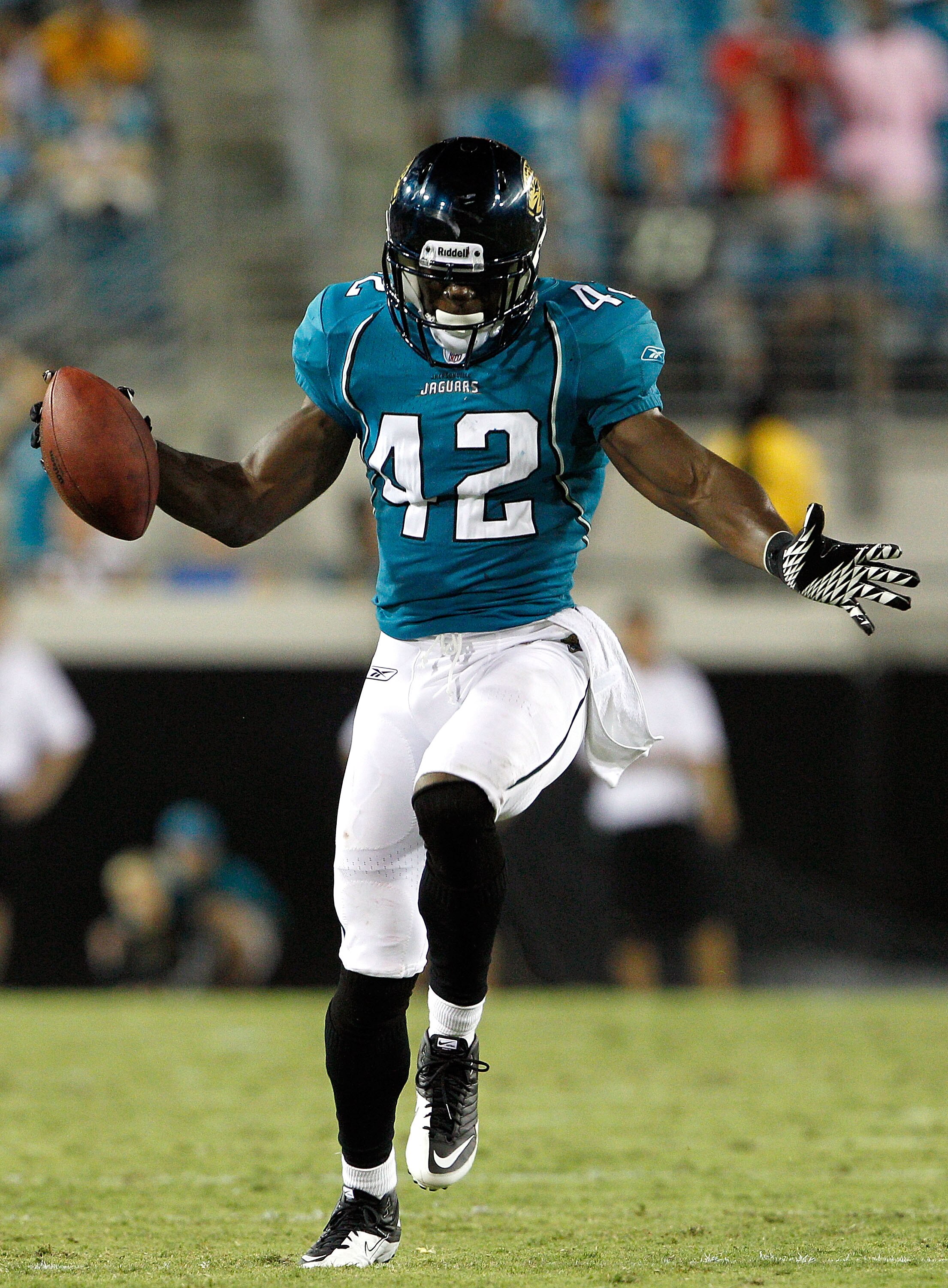 NFL Cuts: Taking a Look at All 32 Team Cuts From This Weekend