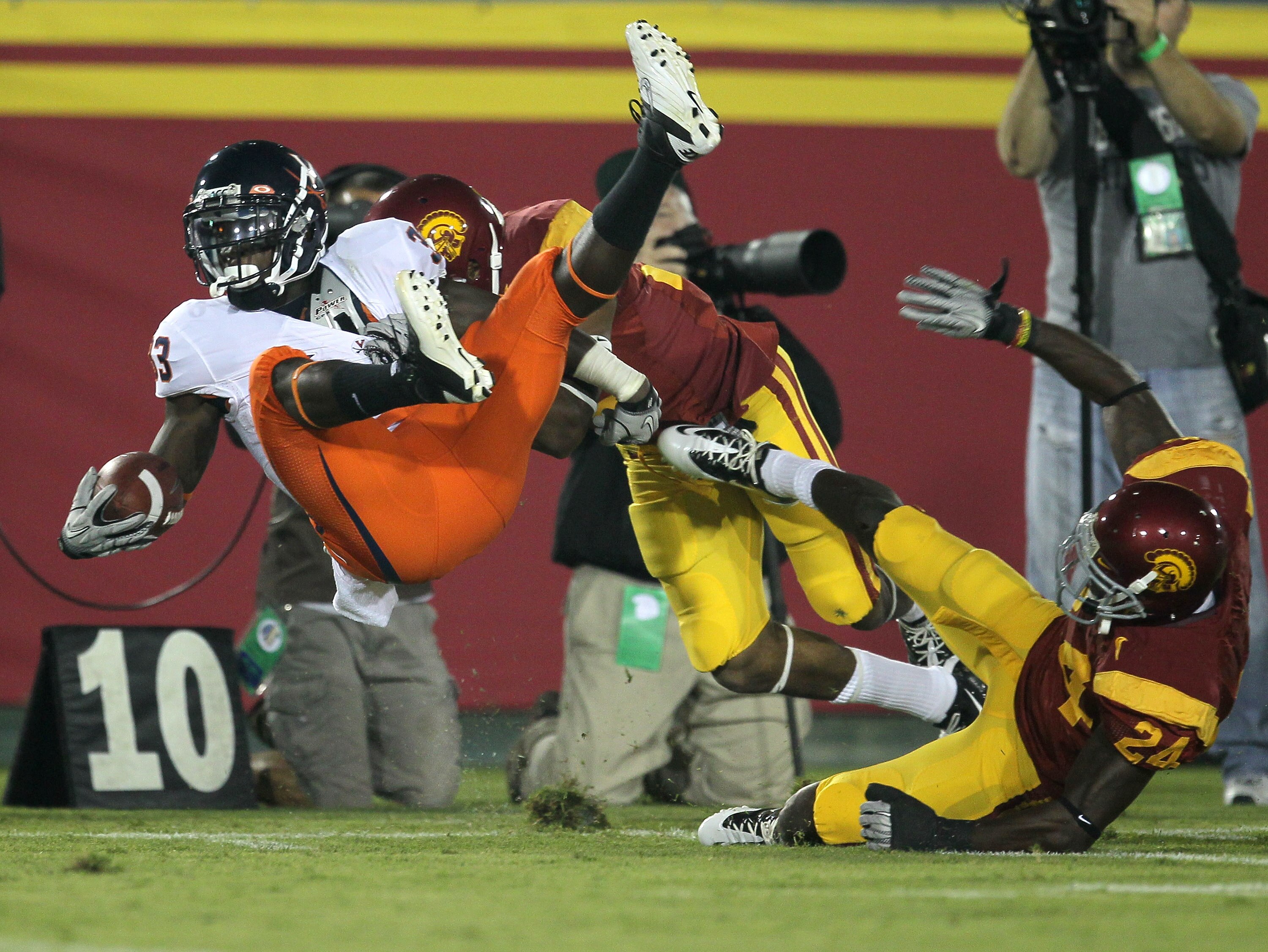 Virginia Football Fights on, but Falls To USC Trojans, 17-14