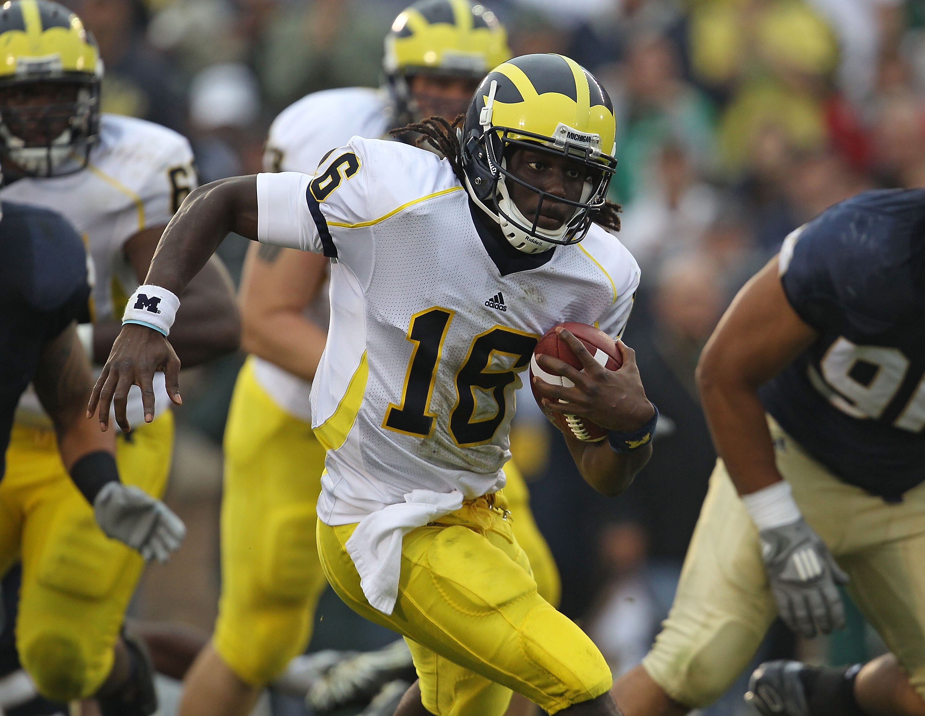 Denard Robinson Leads List of College Football's Top 10 Rushers