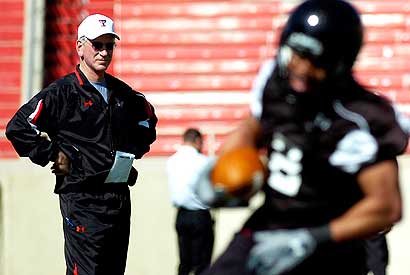 Texas Vs. Texas Tech: Am I Crazy Or Do I Smell an Upset?