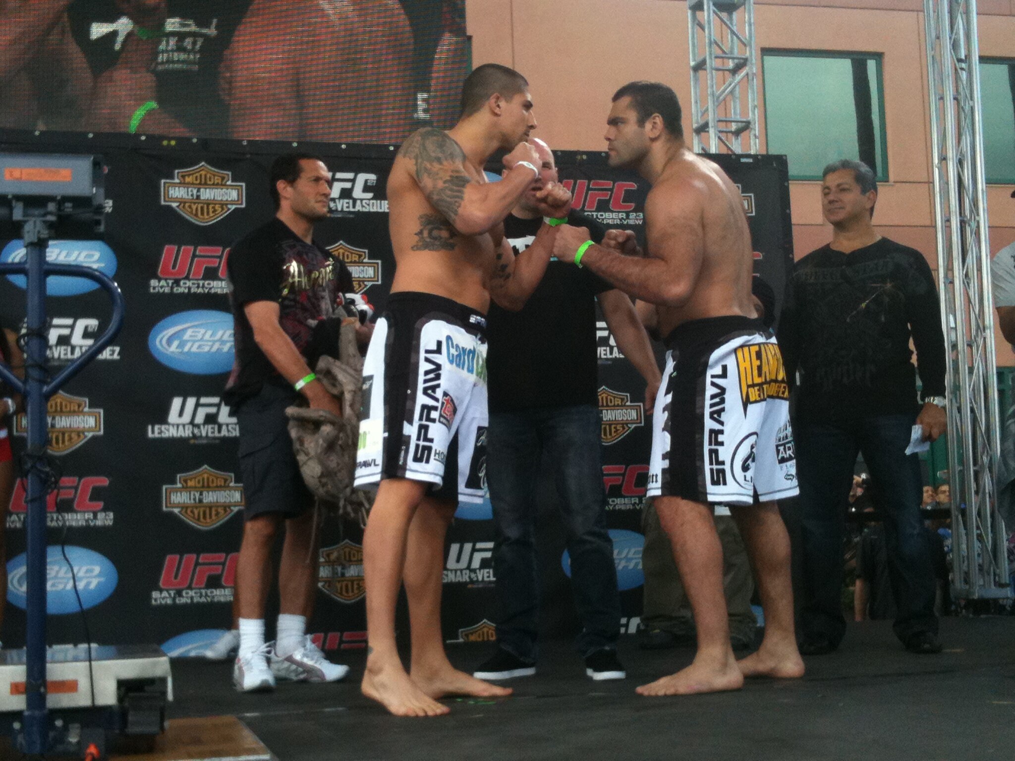 UFC 121 Brock Lesnar and Cain Velasquez Weigh-In Results and Photos