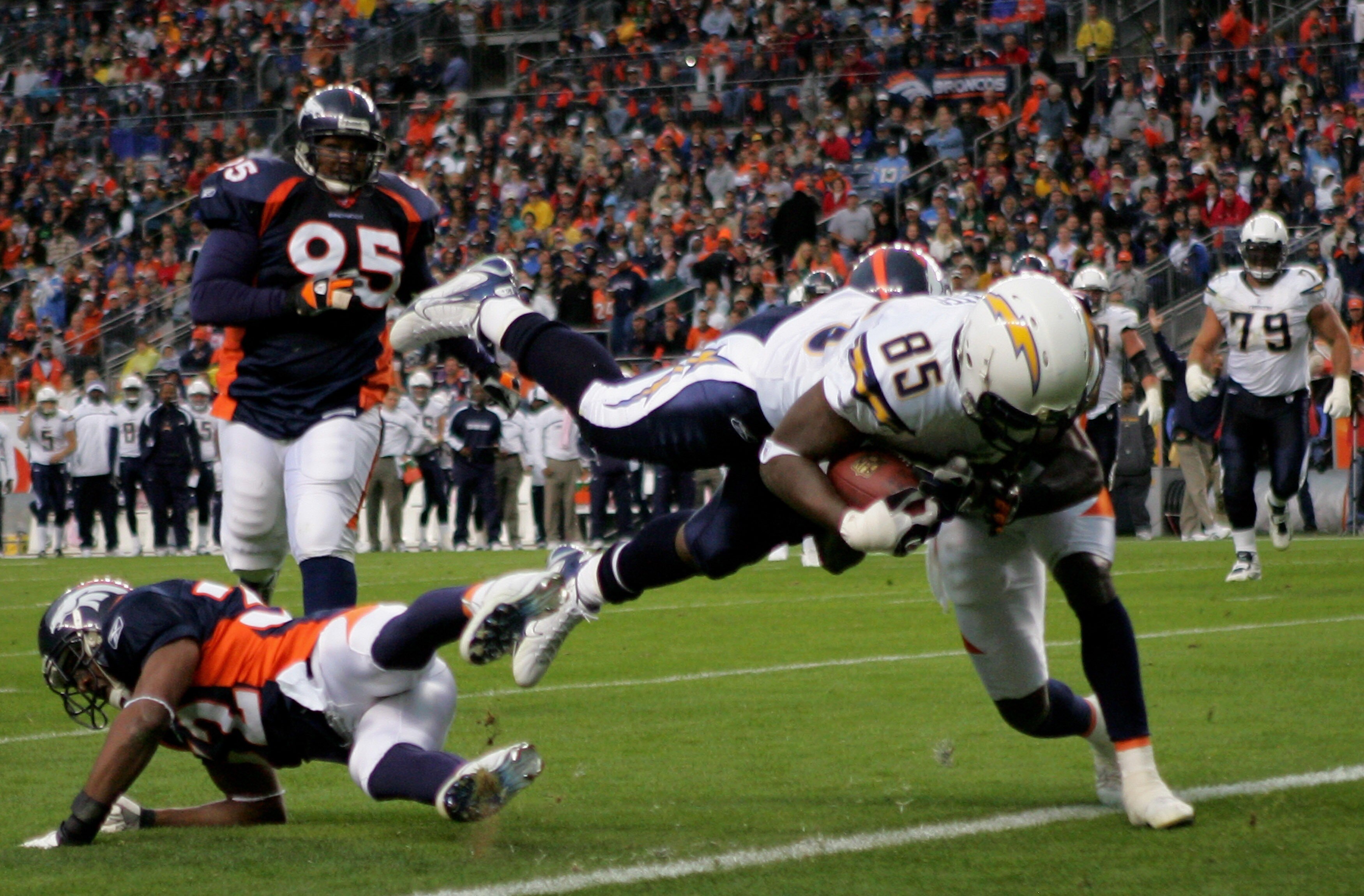 2011 NFL Lockout: 10 Players Who Could Play Another Professional Sport