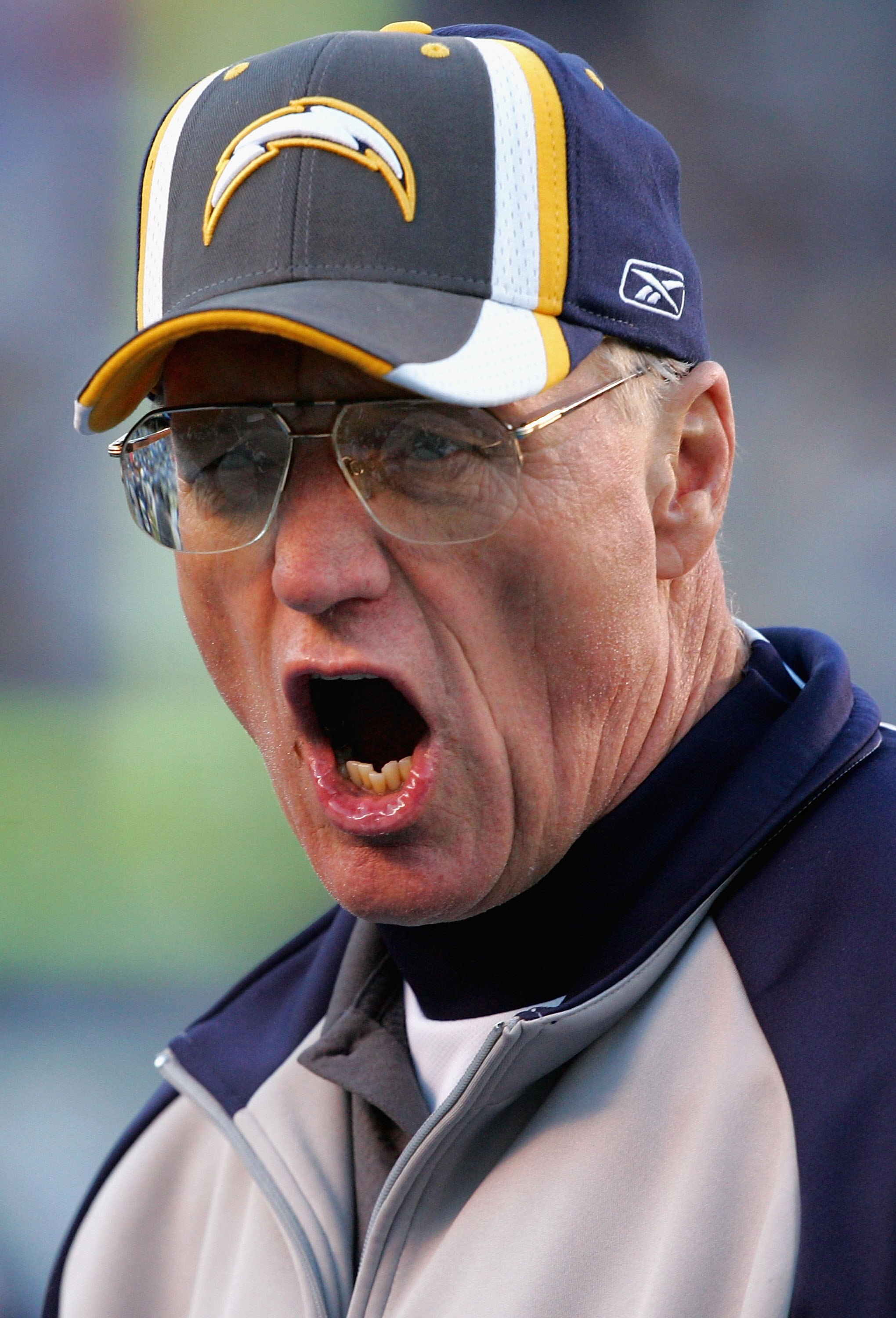 Top 10 Oakland Raider Haters: A List For The Team Everyone Loves To Hate