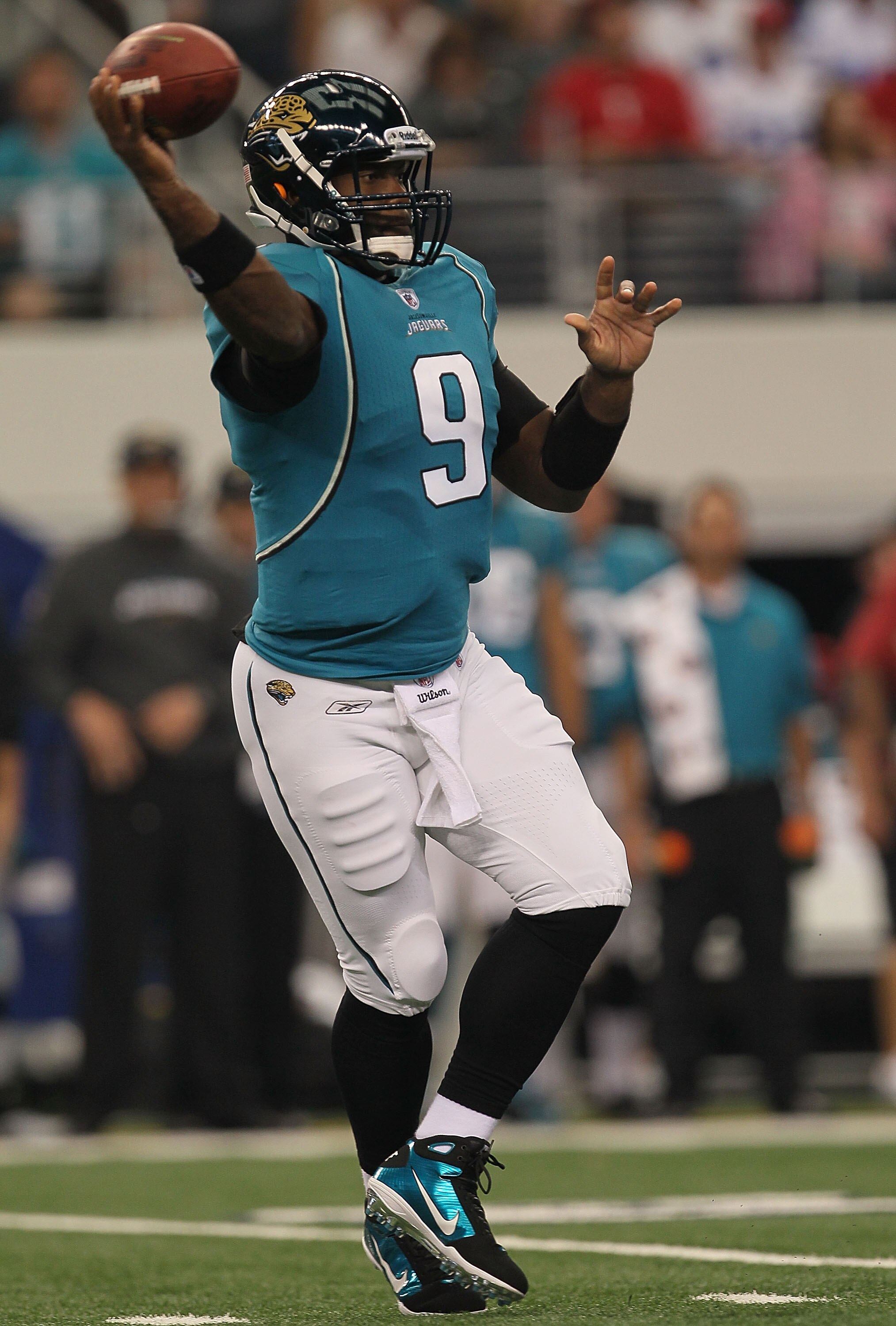 NFL Picks Week 10: Predicting the Top Fantasy Football Performances