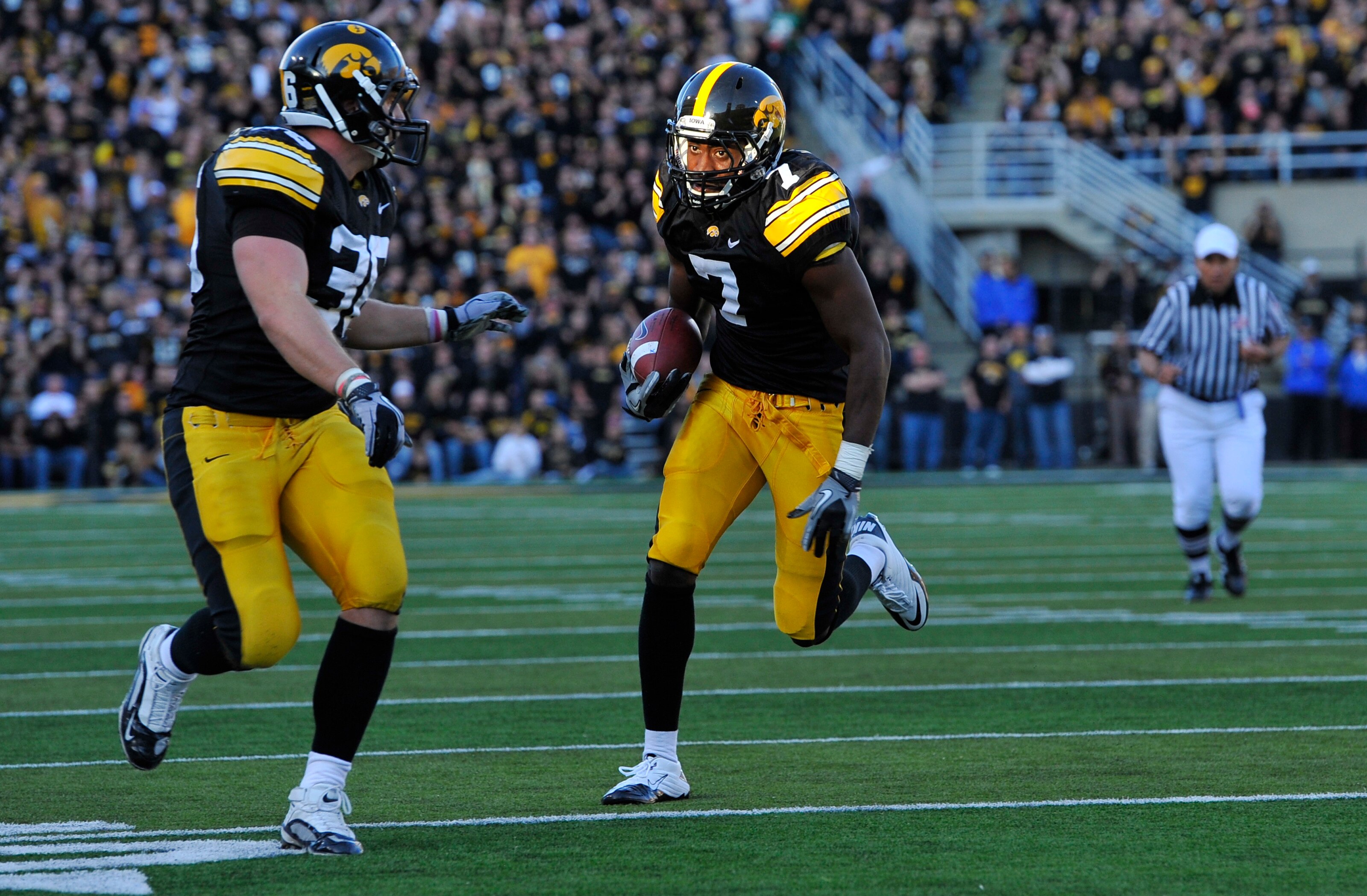 BCS Rankings: The Uniforms of the BCS Top 25 | News, Scores, Highlights ...