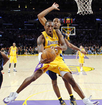 The Greatest NBA Blocked Shot Artists Ever: Minute By Minute