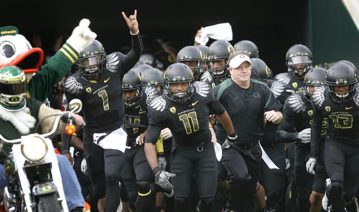 BCS No. 1 Oregon Ducks Get Rest, Ready To Fly Against Arizona Wildcats