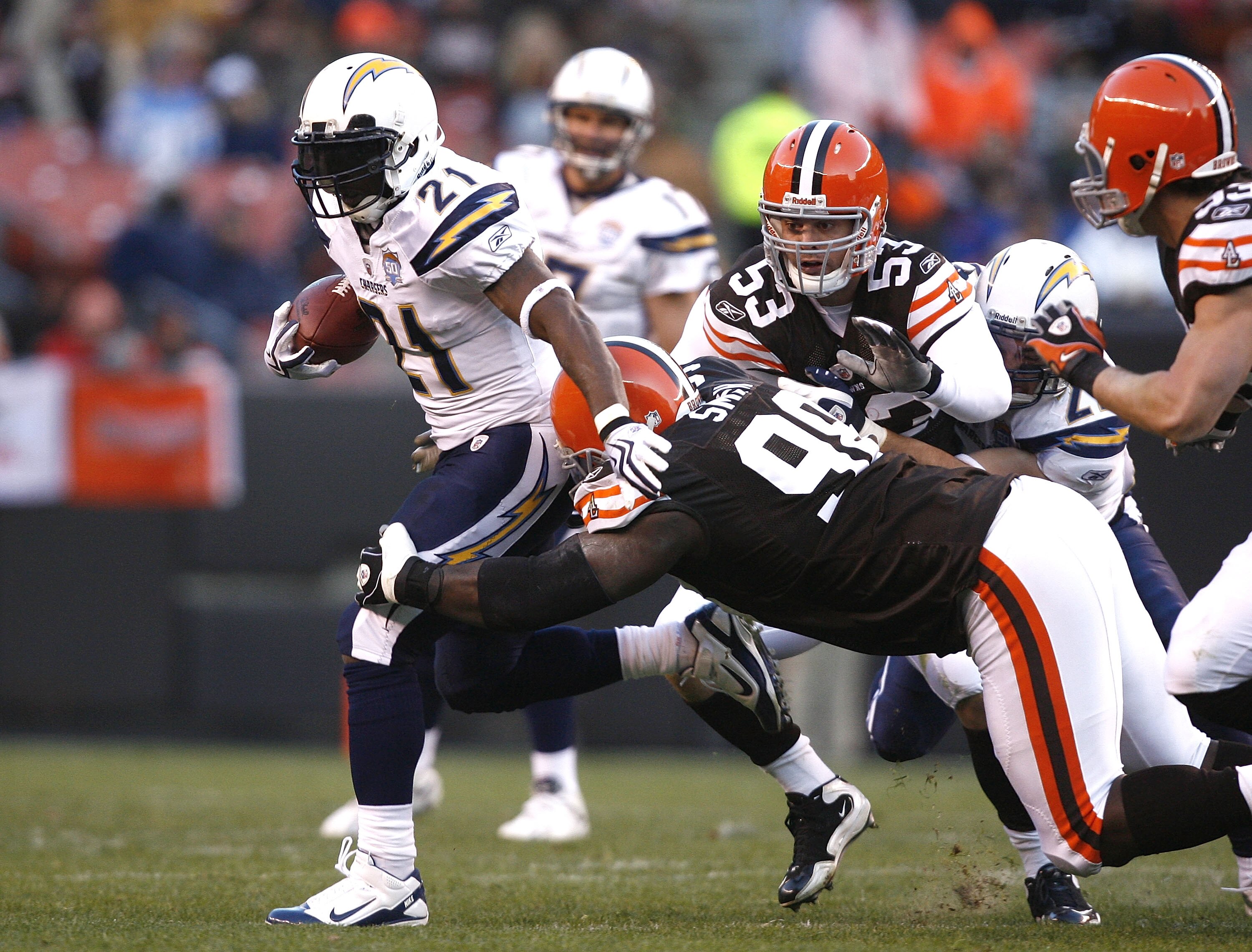Cleveland Browns: 10 Defensive Free Agents To Target in the 2011 Offseason