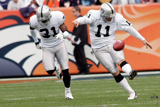 Oakland Raiders vs. Denver Broncos: Previewing the Matchups in Week 15