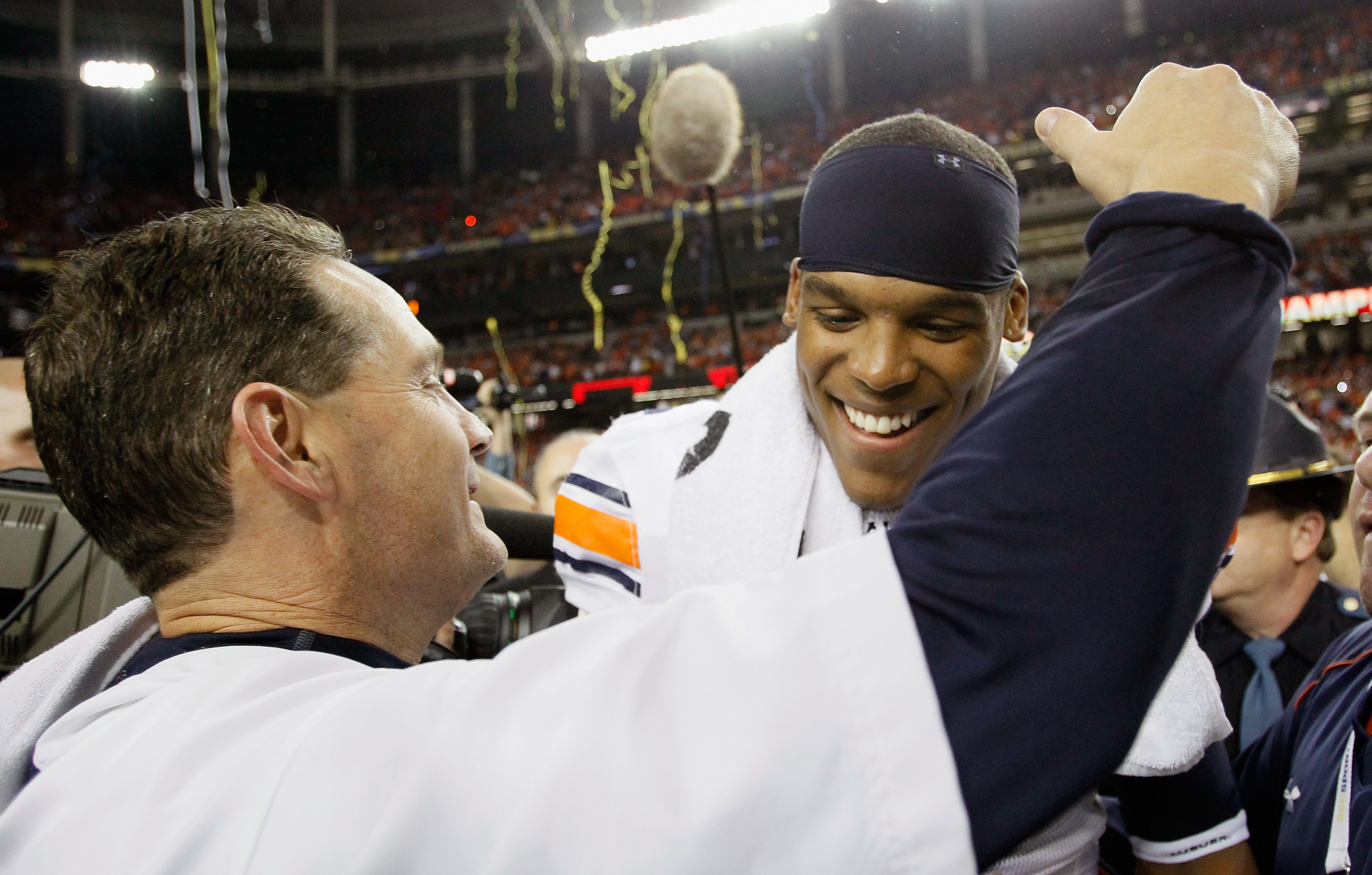 BCS National Championship: Gene Chizik Vs. Chip Kelly Head Coach ...
