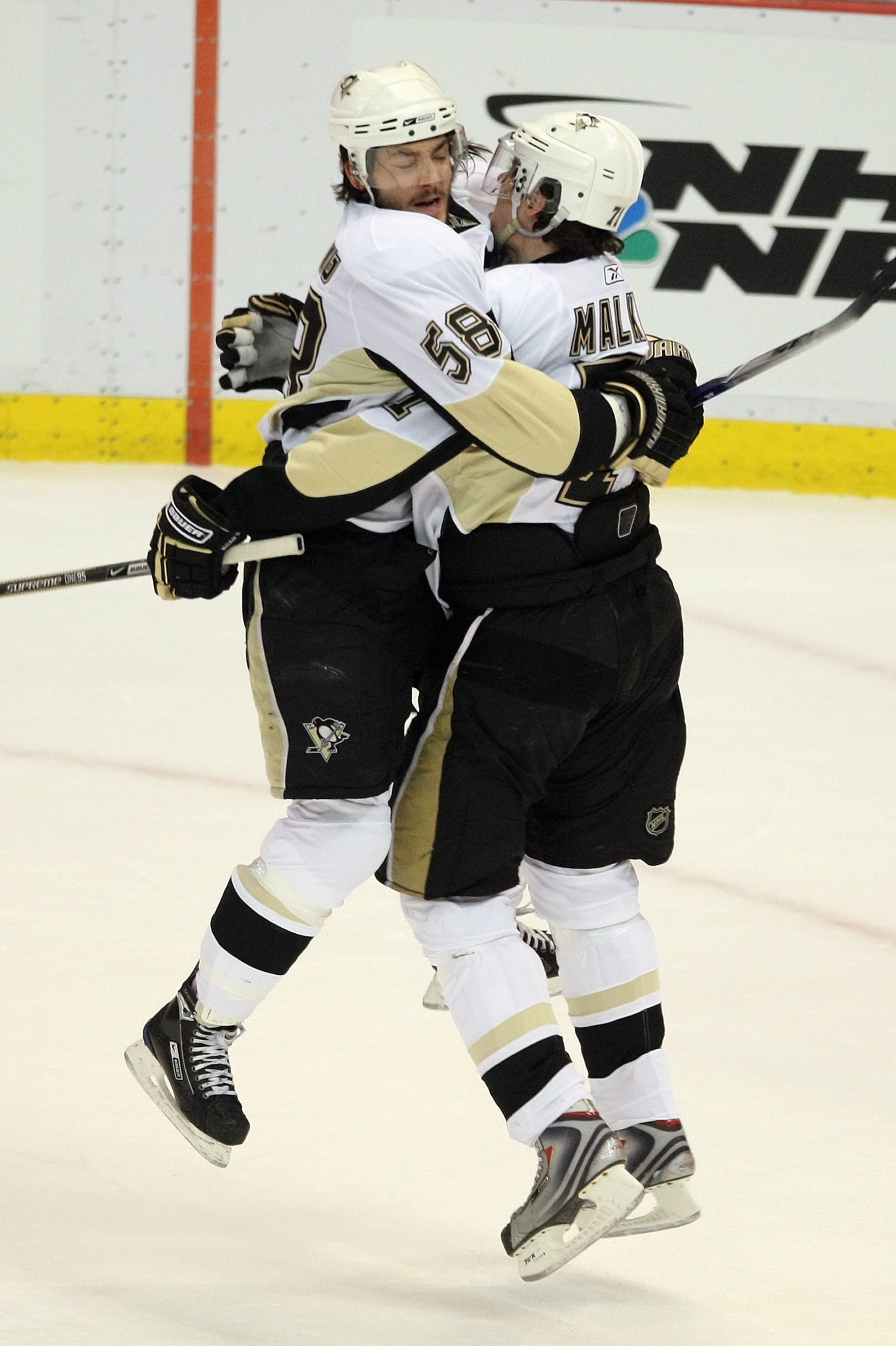2011 NHL Winter Classic: Reasons To Watch Besides the Guys Wearing The "C"