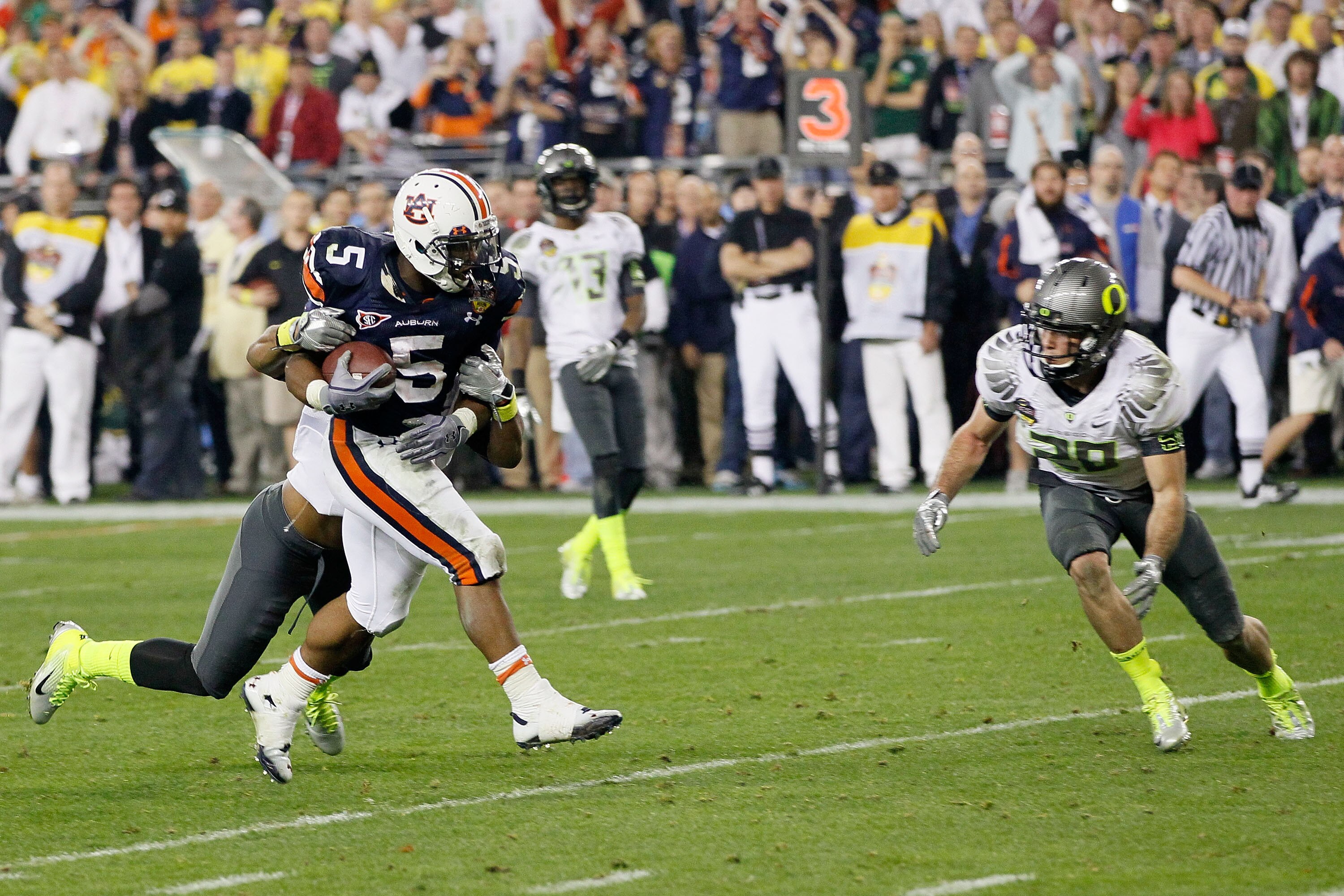 College Football 2011: The 10 Most Exciting Players Returning In 2011