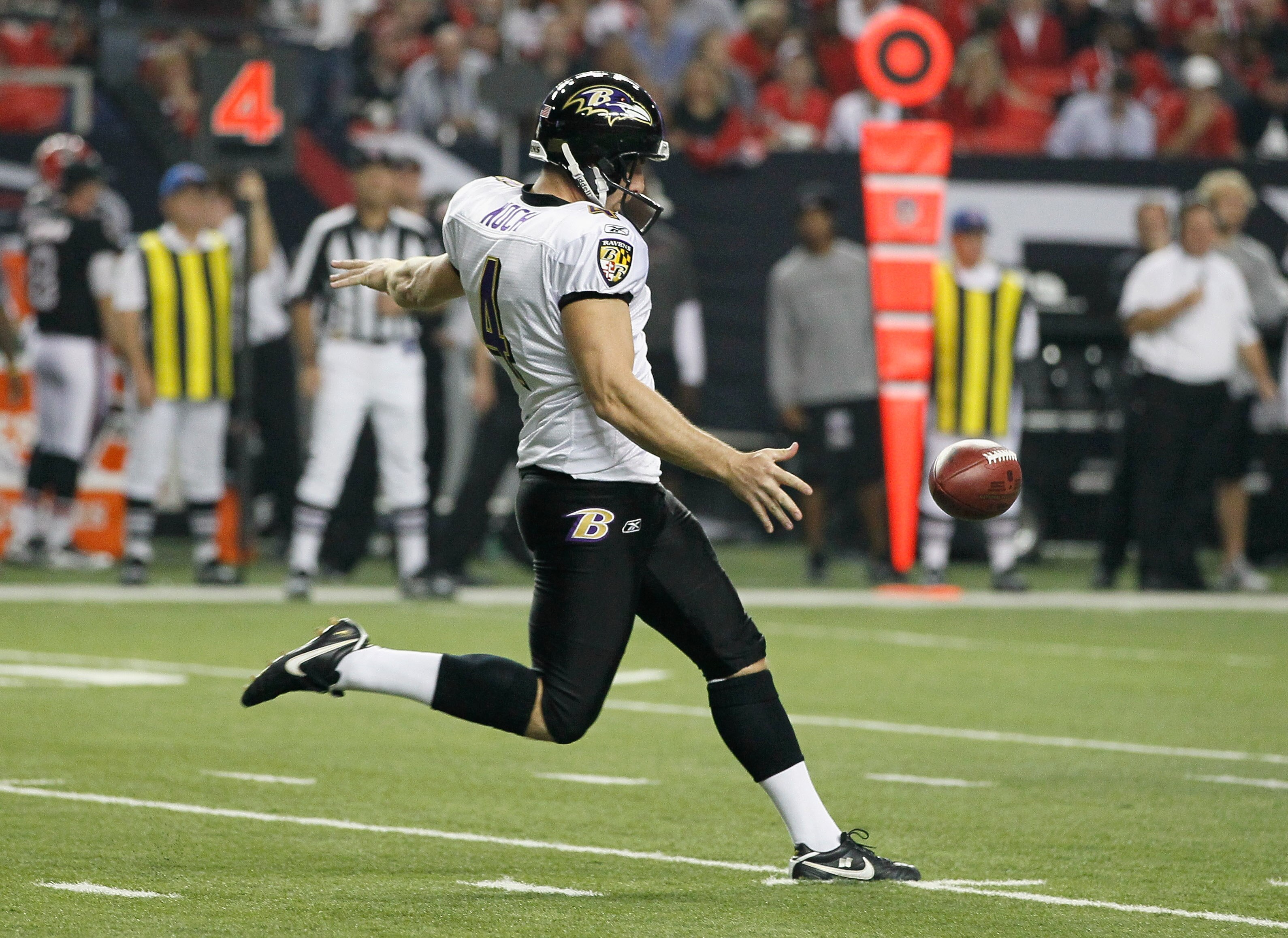 Baltimore Ravens: 5 Players To Sign, 5 Players To Let Go in 2011 Free ...