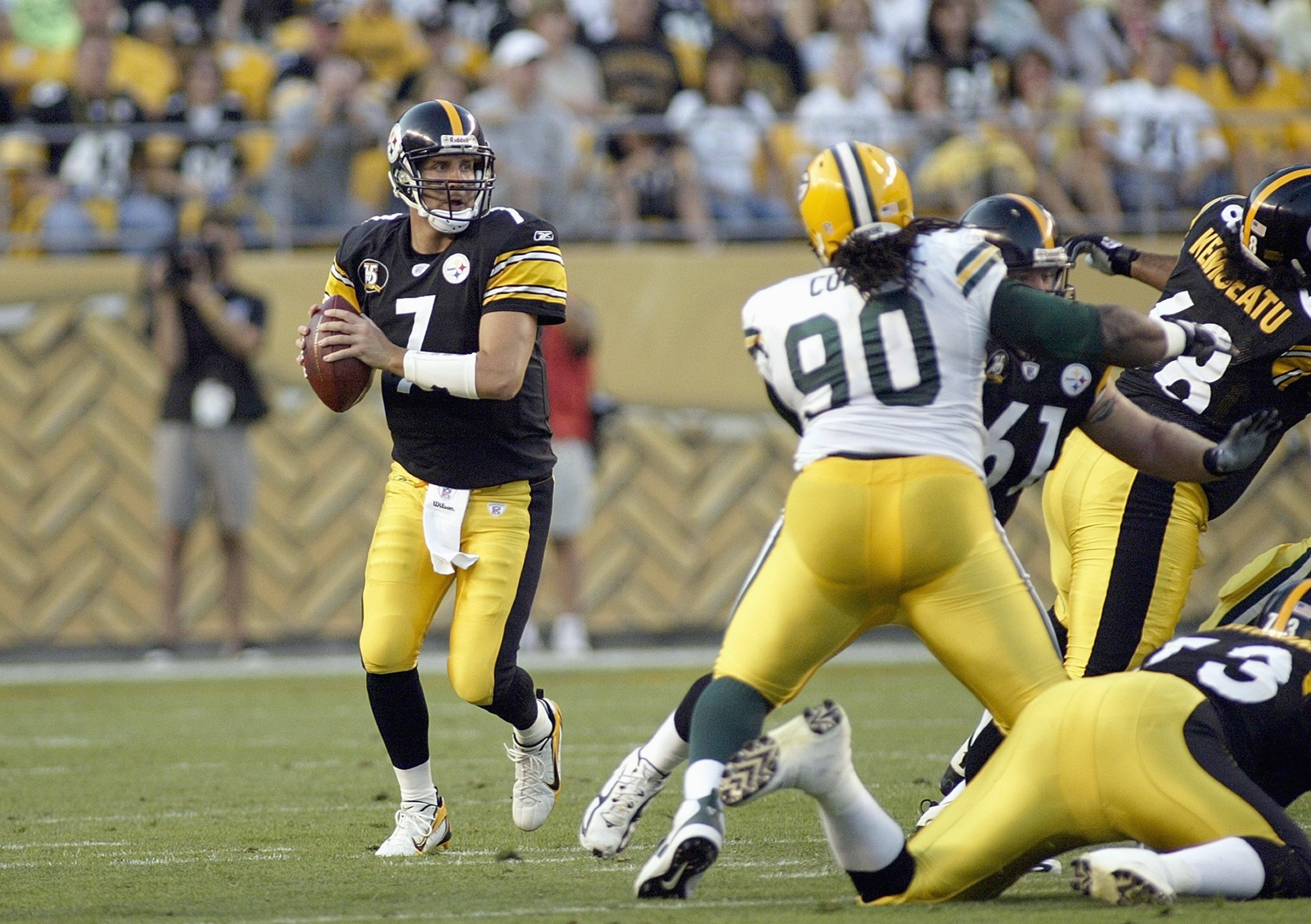 Super Bowl XLV: Steelers and Packers Set To Face Off, So Who Has the Edge?