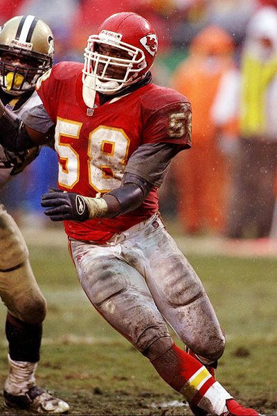 Top 25 Hall of Famers Who Never Played in a Super Bowl