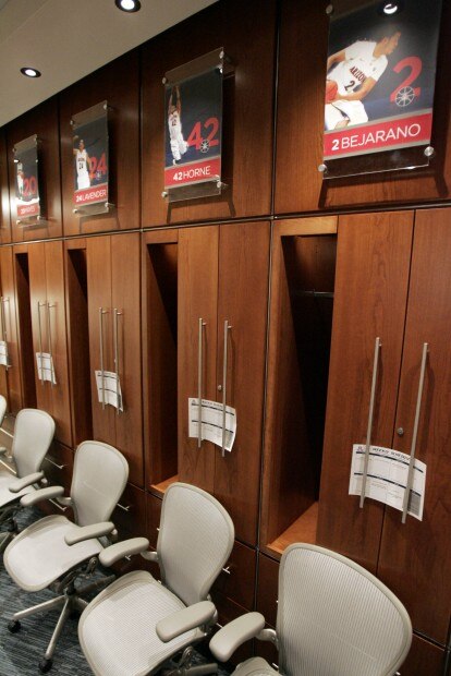 Arizona Basketball: A Look Behind the Scenes at the New Wildcats Locker ...
