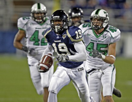 The 20 Worst College Football Uniforms: There's More Than One Ugly Duckling