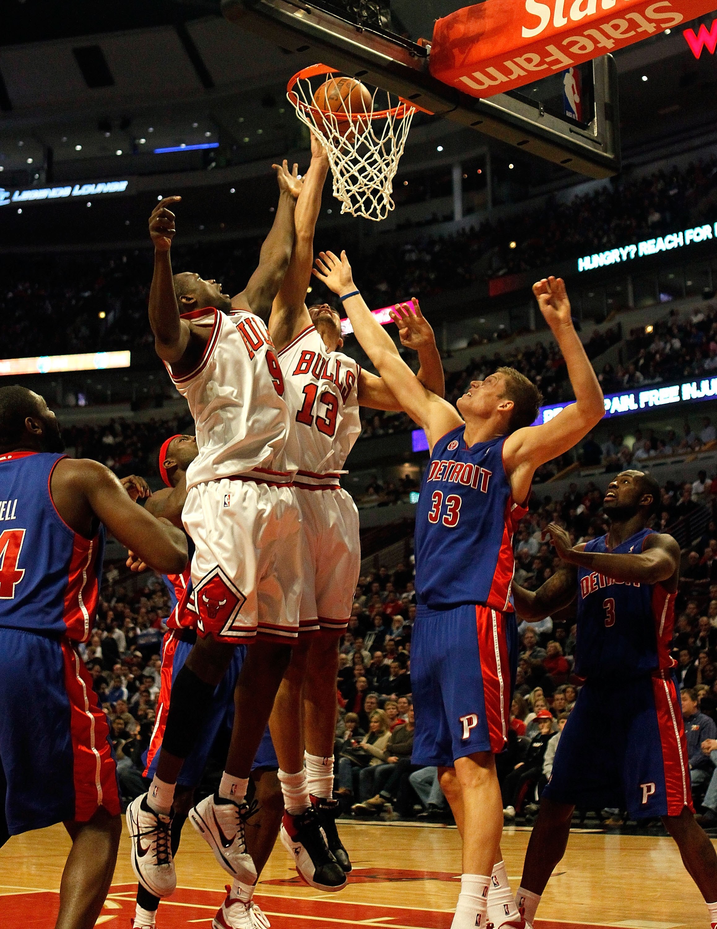 Can the Chicago Bulls Catch the San Antonio Spurs for the Top Record in ...