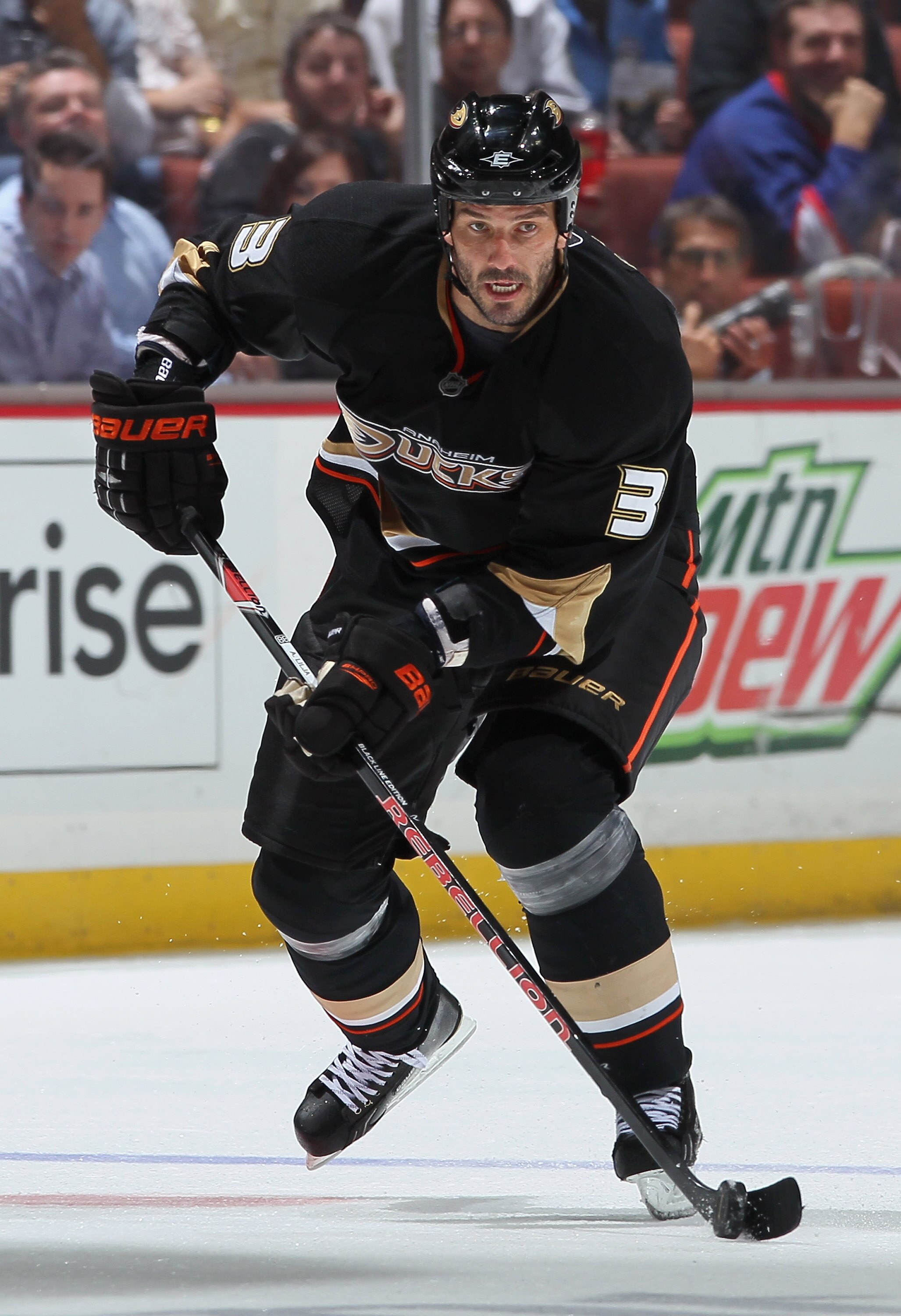 NHL Free Agency: One Player from Each Team Who Will Be Packing His Bags ...