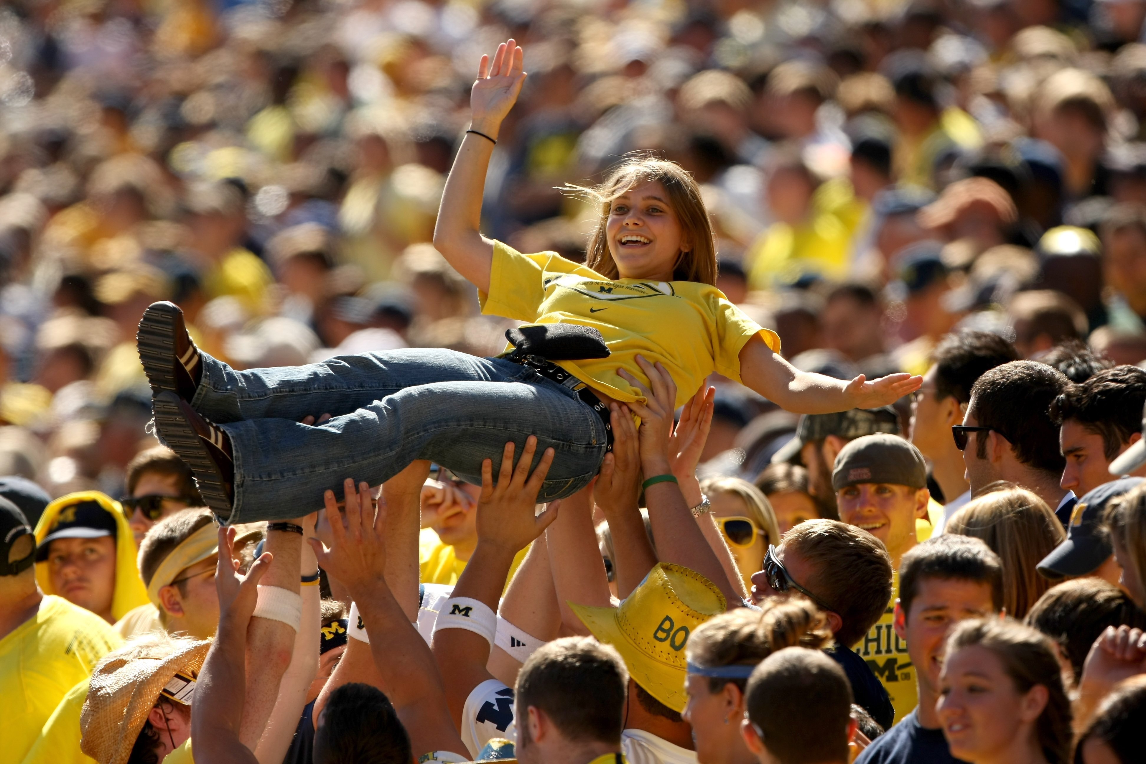 College Football 2011: Power Ranking the 50 Loudest Stadiums