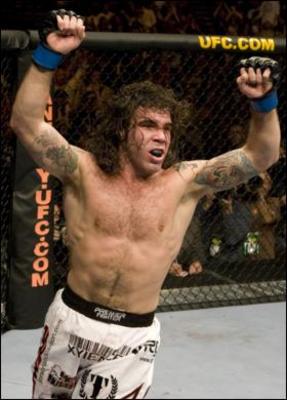 The Ultimate Fighter 13 Finale: Clay Guida/Anthony Pettis Head to Toe ...