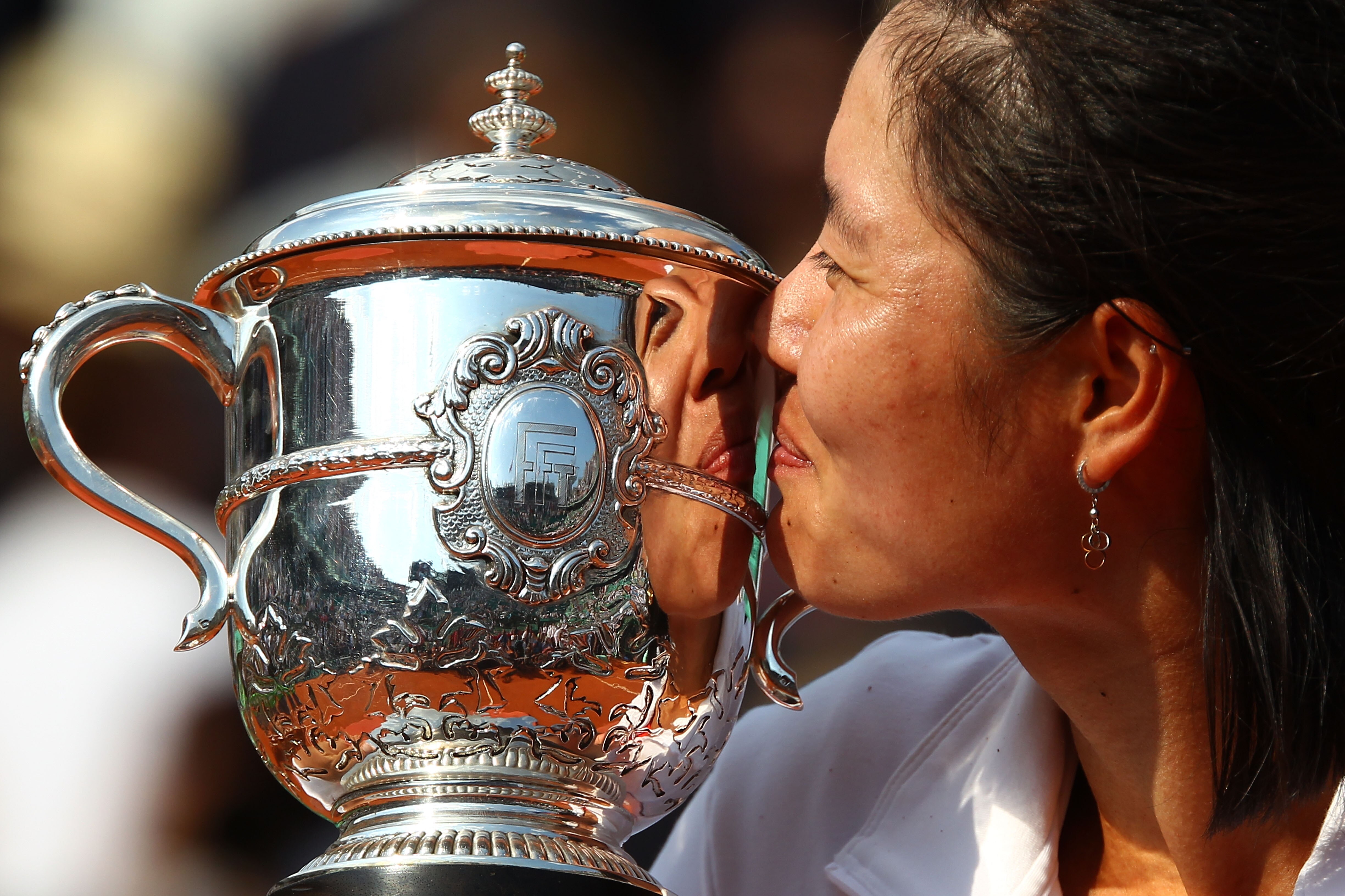 French Open Champ Li Na and the Top 10 Candidates to Win at Wimbledon ...