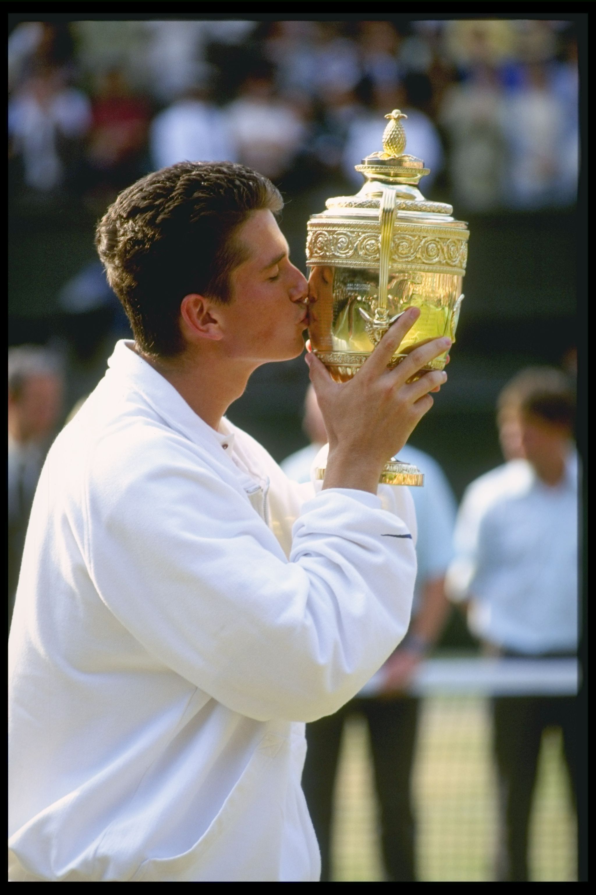 24 years ago today... The greatest streak in Wimbledon history : r/tennis