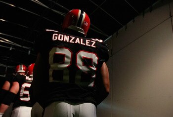 Leonard Pope and the 5 Most Heroic Players in NFL History