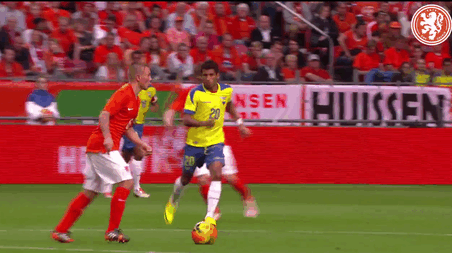 Should Manchester United Buy Jordy Clasie and Sell Tom Cleverley?